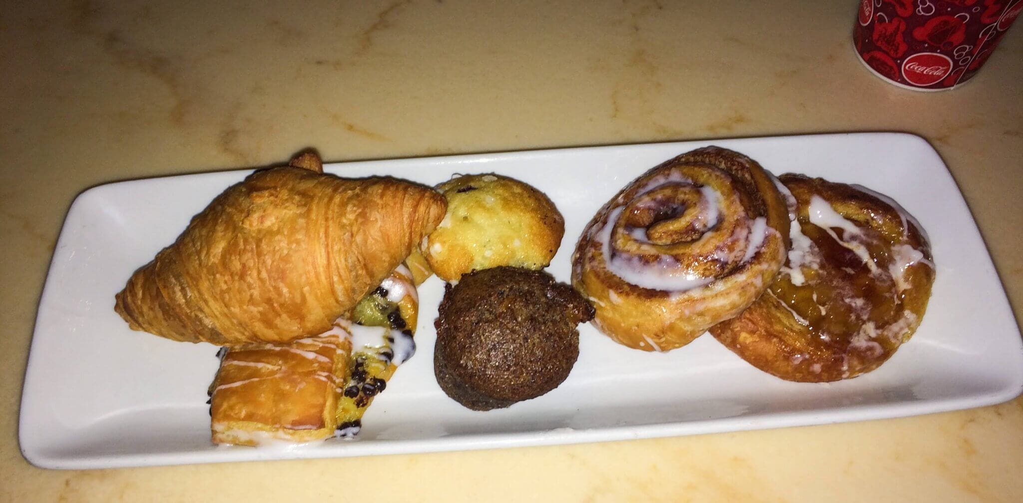 8 Awesome Quick-Service Meals at Disney World | Vivacious Views